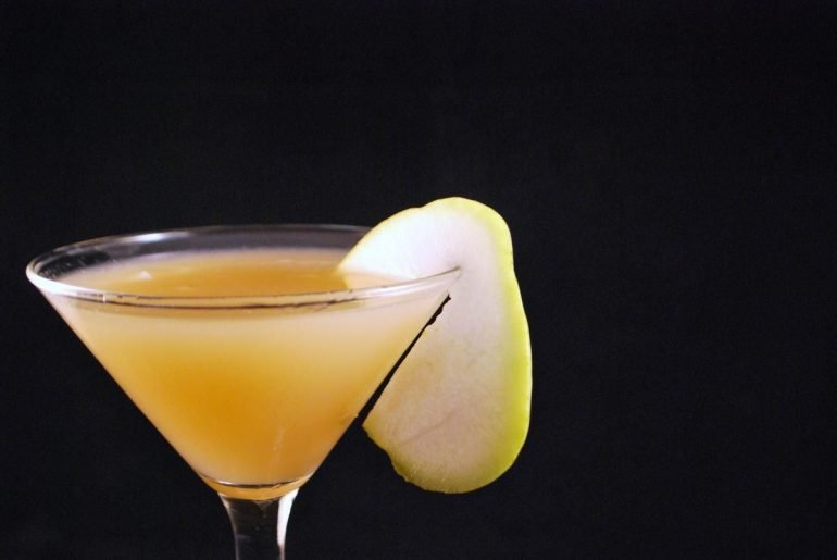 Green Monster Cocktail - SavoryReviews